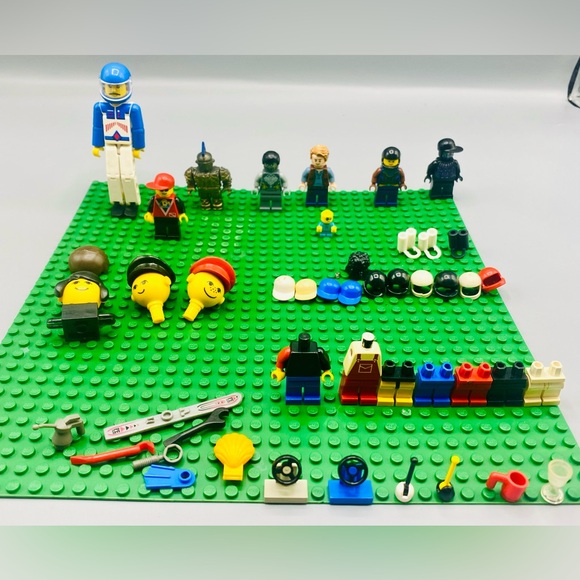 Lego | Toys | Lego Vintage People Hats Accessories Bundle Lot Of 7 ...